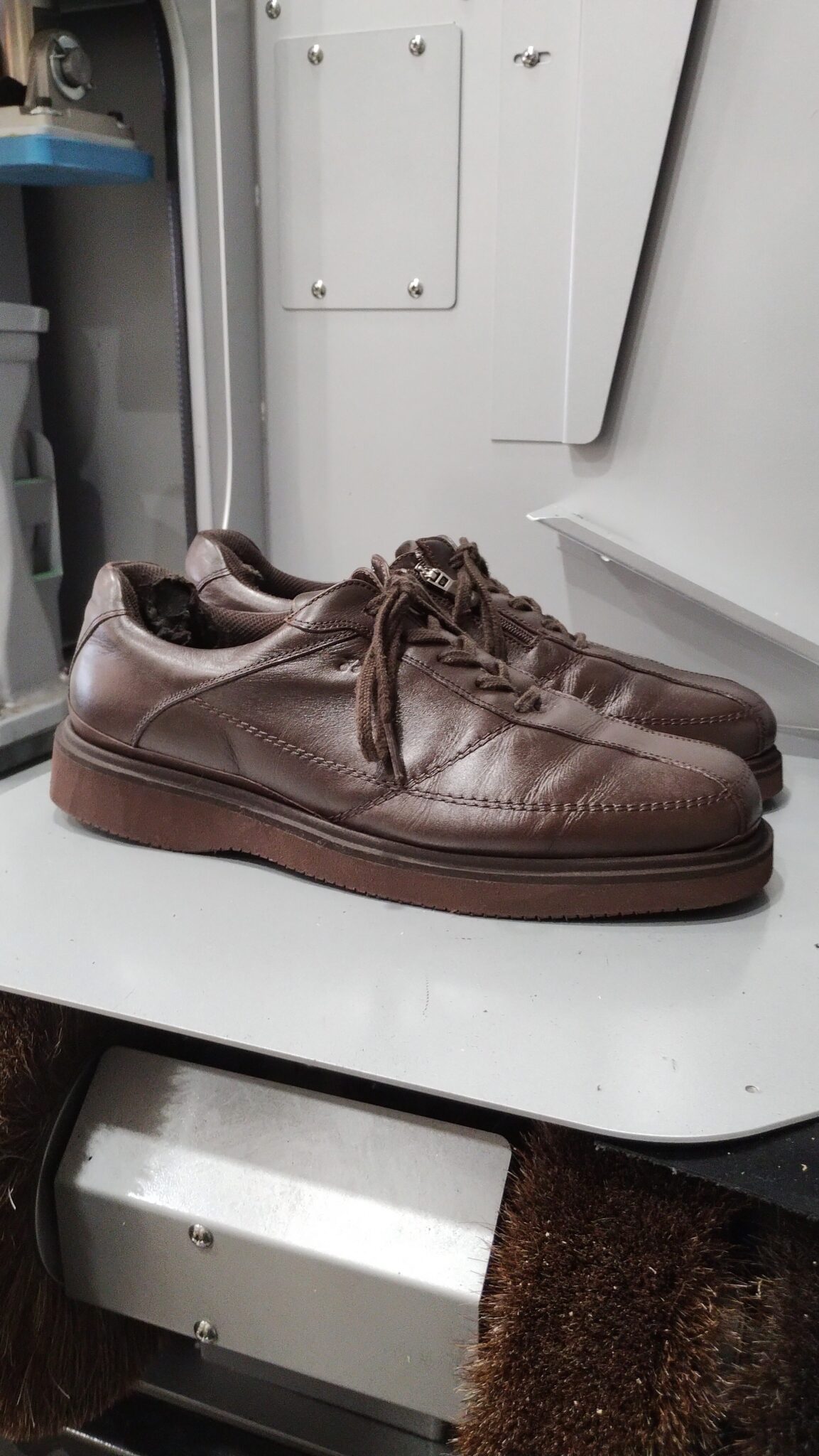 スニーカーソール交換（ヨネックス） | 靴修理 Alterna